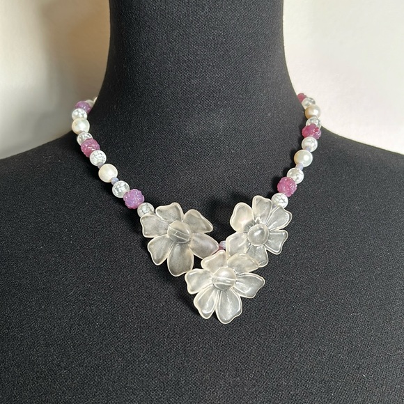 Vintage | Jewelry | Vintage 95 Early Plastic Celuloid Lucite Flowers ...